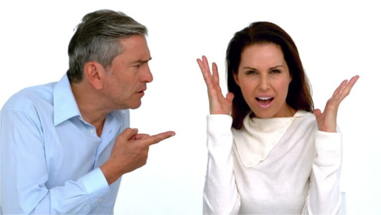 7 Reasons Why Your Girlfriend Rejects Everything You Say (Feeling ...